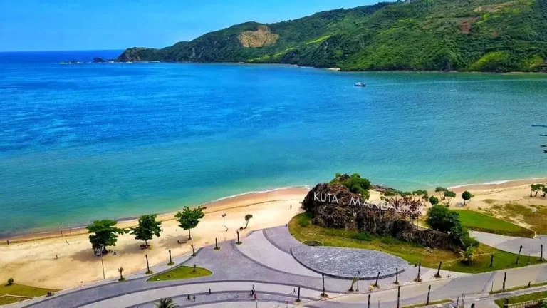 Selain Sirkuit Kelas Dunia, Mandalika Punya Beragam Desa Wisata Menarik ... Selain Sirkuit Kelas Dunia, Mandalika Punya Beragam Desa Wisata Menarik ...